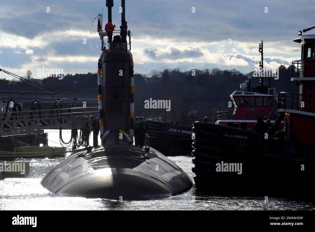 221218-N-GR655-0057 GROTON, Conn. (December 18, 2022) – The USS South ...