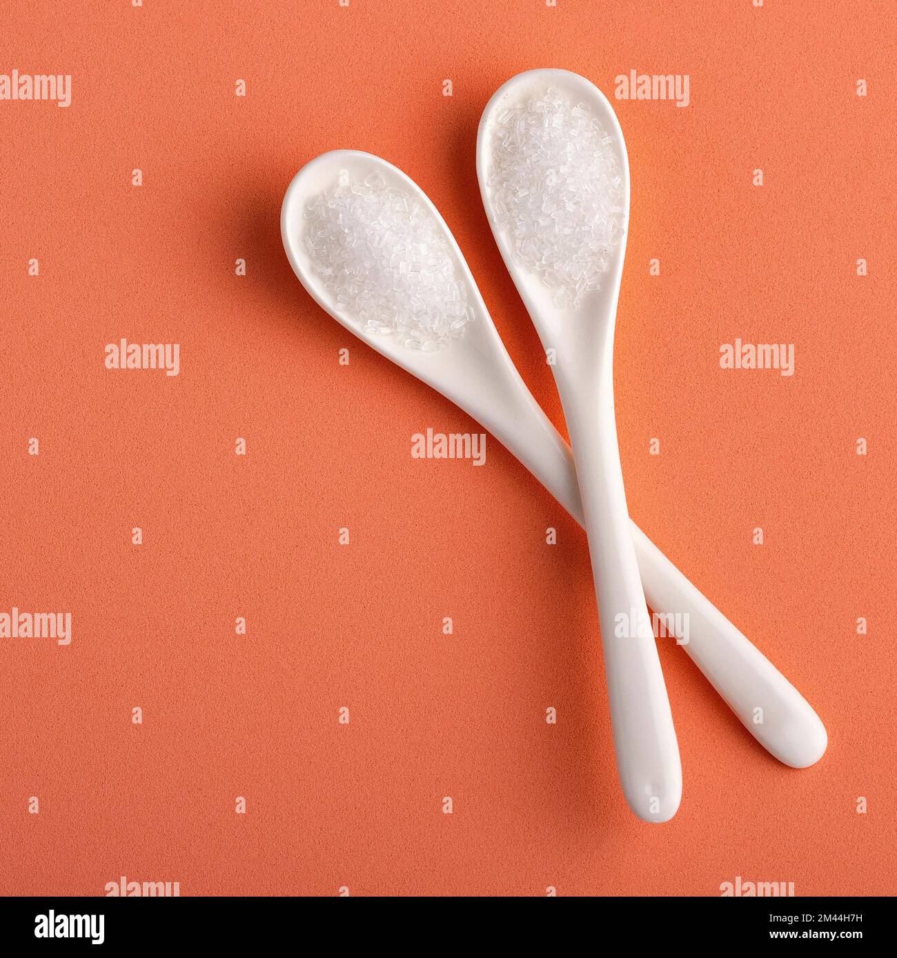 Magnesium chloride in two wooden spoons - Magnesium sulphate Stock ...