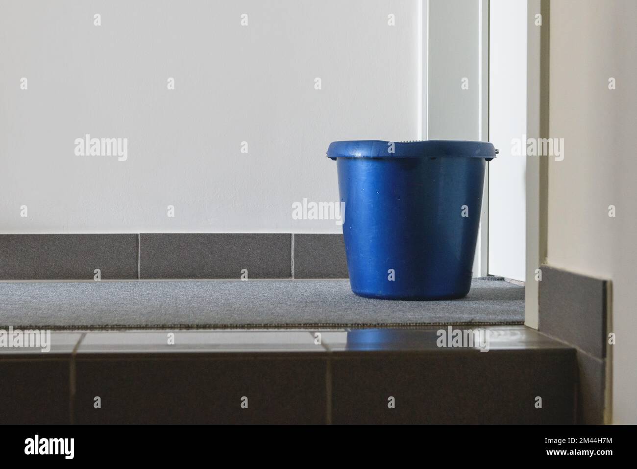 Bucket for washing hi-res stock photography and images - Alamy