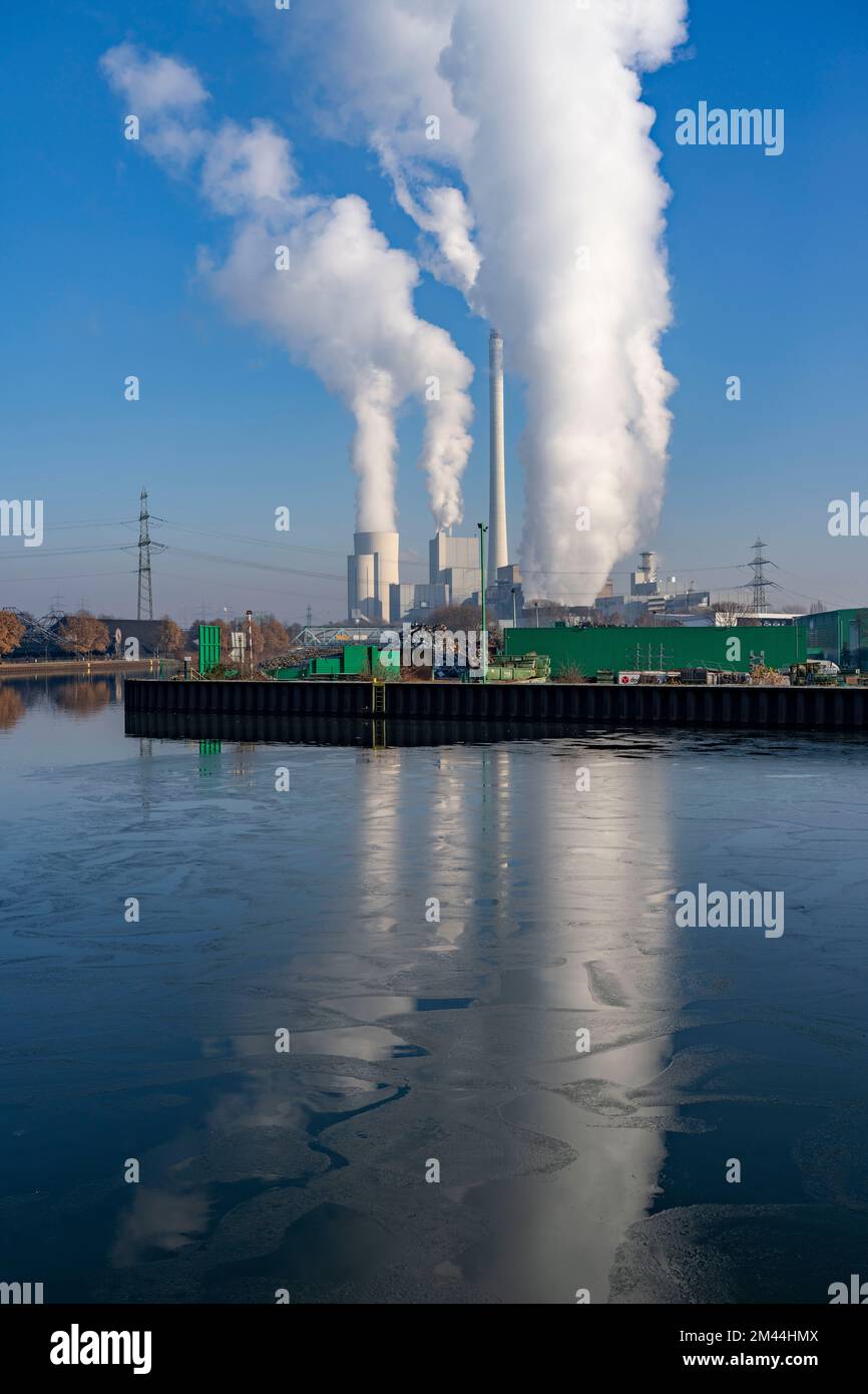 The STEAG combined heat and power plant in Herne-Baukau, hard coal ...
