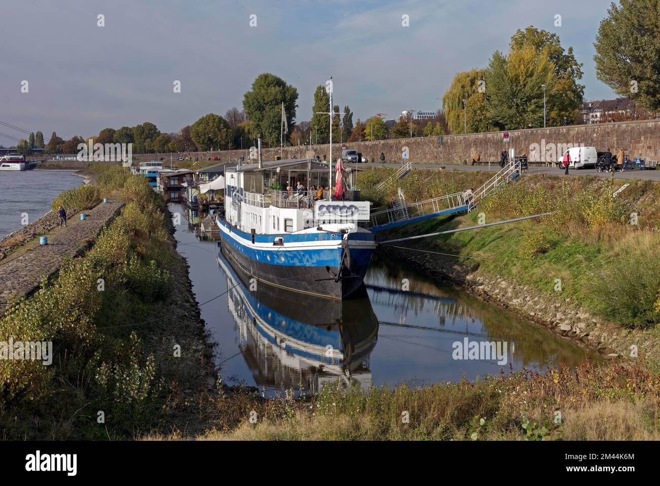 Canoo boat hi-res stock photography and images - Alamy
