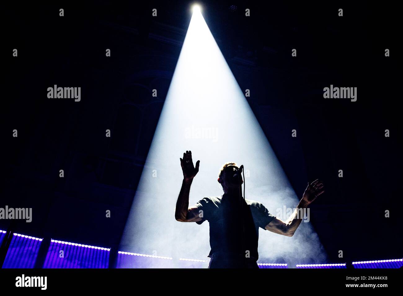 AMSTERDAM - Frontman Huub van der Lubbe of De Dijk during an intimate ...