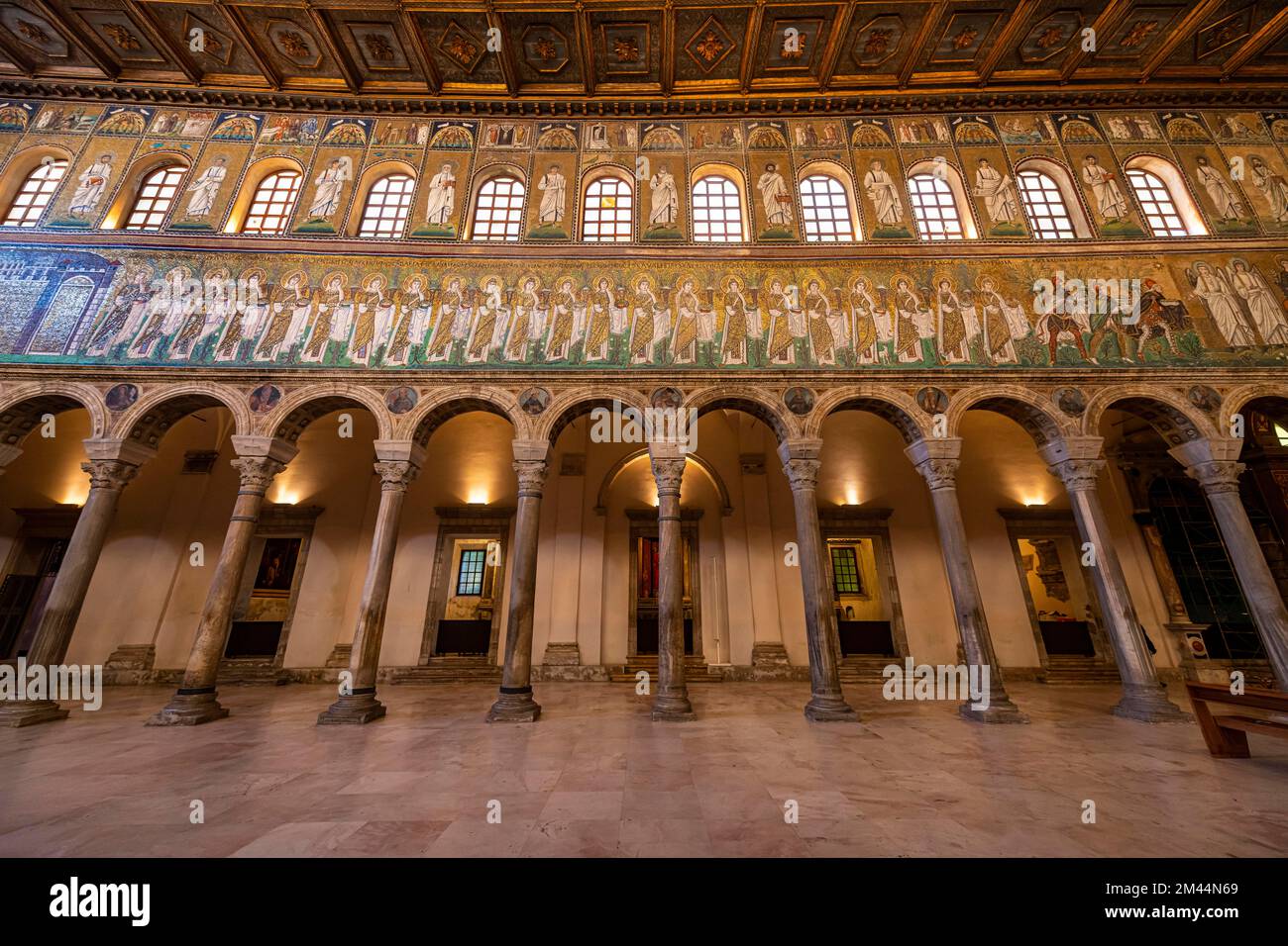 Mosaics in the Basilica di Sant'Apollinare Nuovo, Unesco world heritage ...