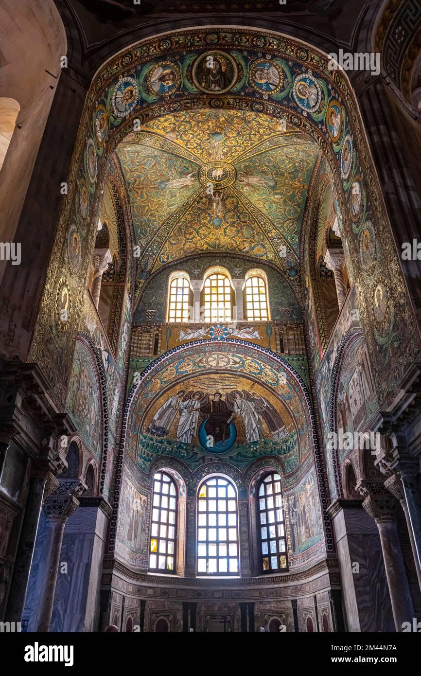 Beautiful mosaics in the Basilica di San Vitale, Unesco world heritage ...
