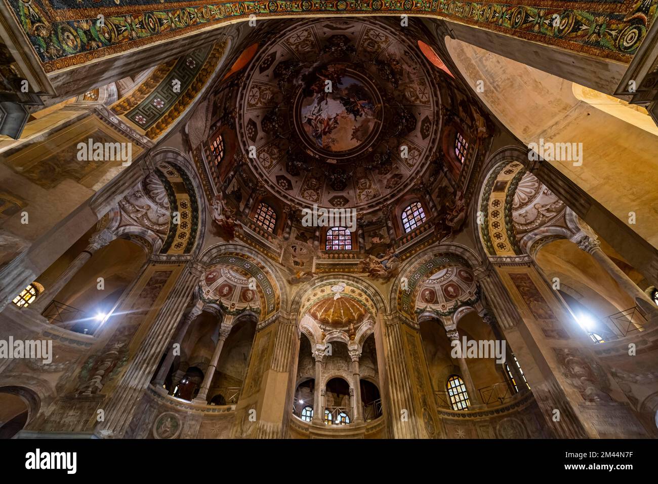 Beautiful mosaics in the Basilica di San Vitale, Unesco world heritage ...