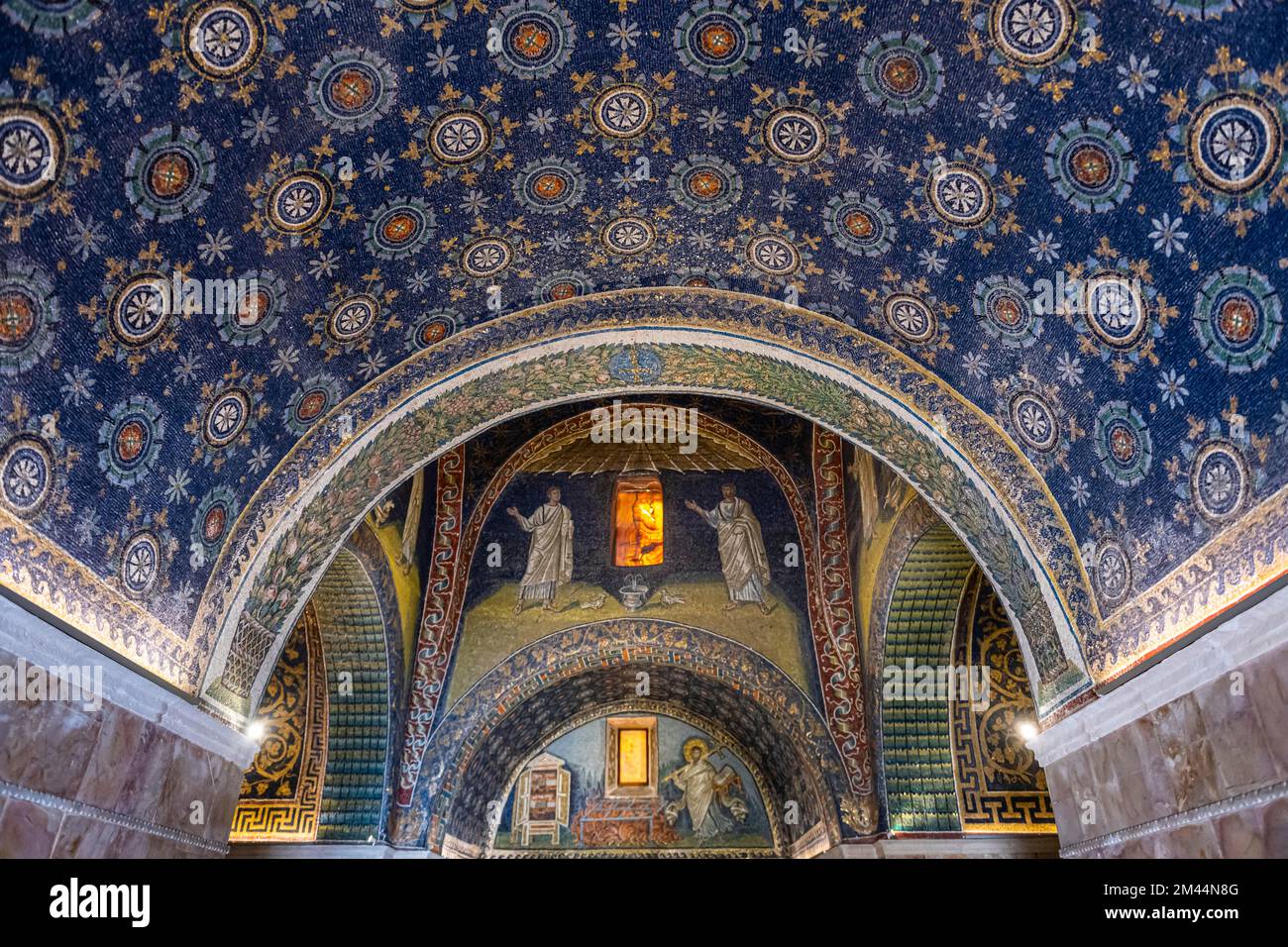 Beautiful mosaics in the Basilica di San Vitale, Unesco world heritage ...