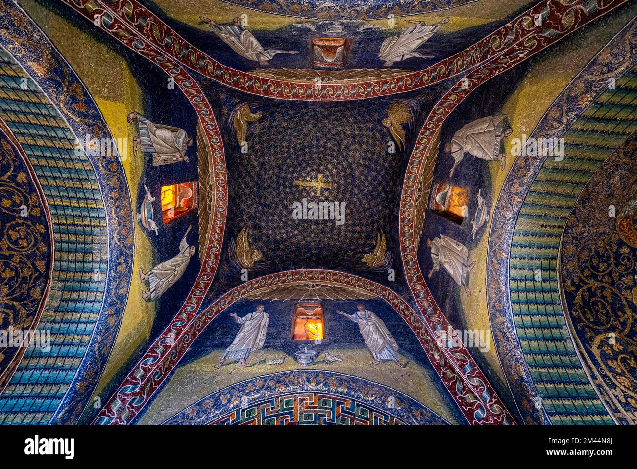 Beautiful mosaics in the Basilica di San Vitale, Unesco world heritage ...