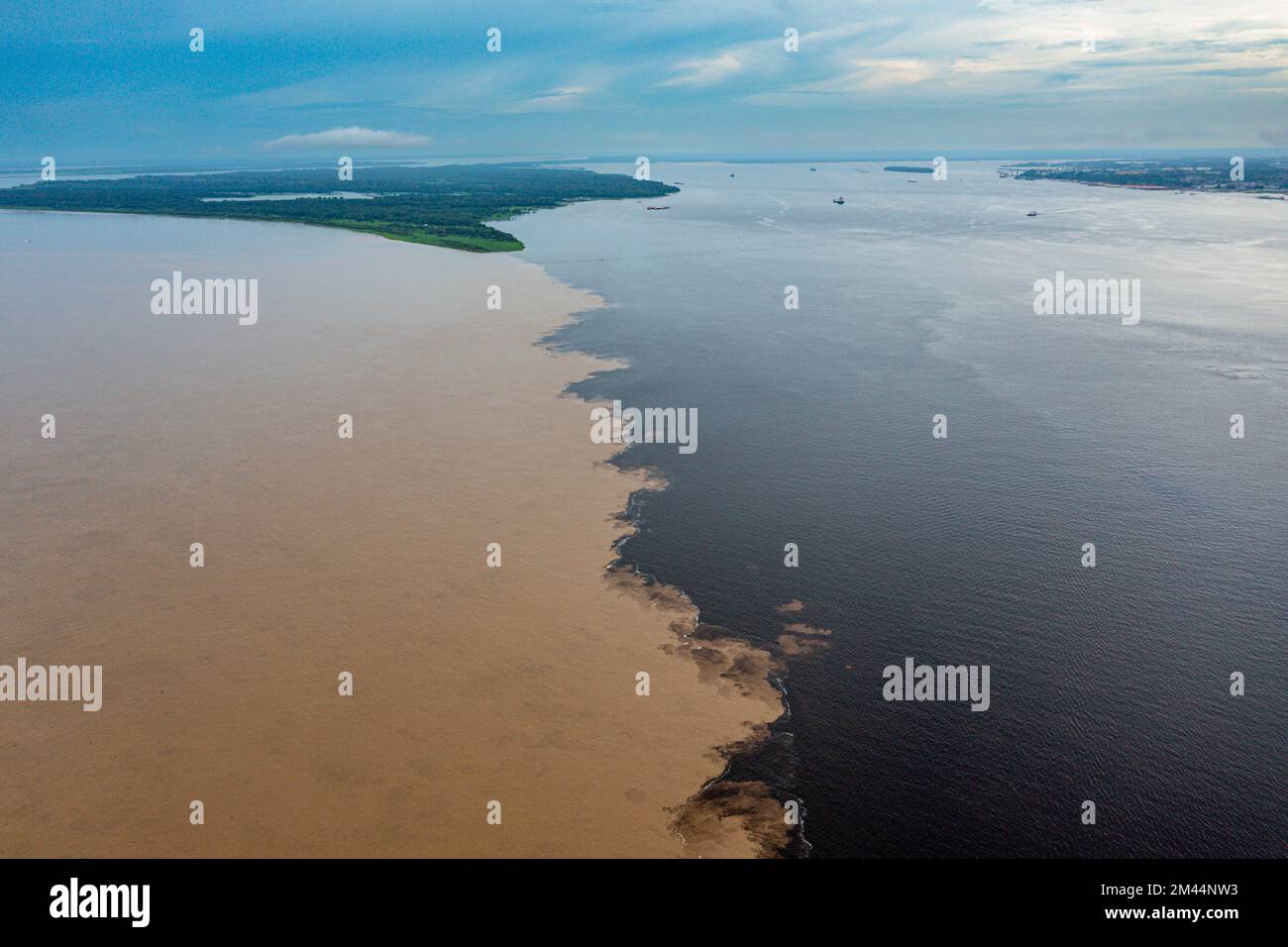 Confluence of the Rio Negro and the Amazon, Manaus, Amazonas state ...