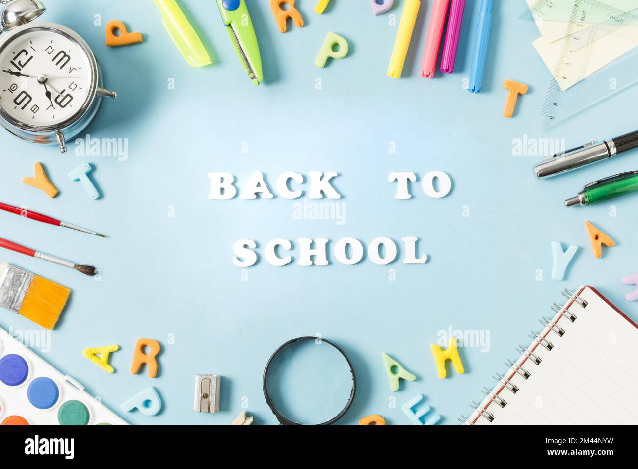 Back framing hi-res stock photography and images - Alamy