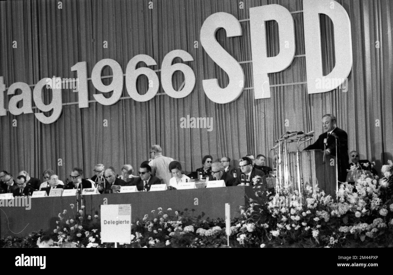The SPD Party Congress of 1-5-6. 1966 in the Dortmund Westfalenhalle ...
