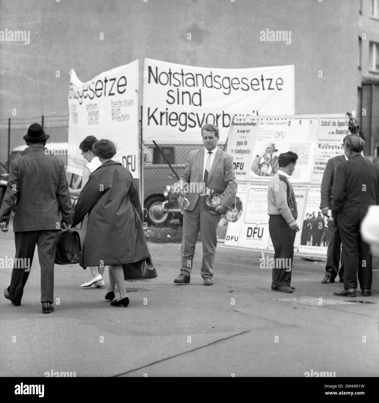 The German Peace Union (DFU), founded in 1960, fought its election ...