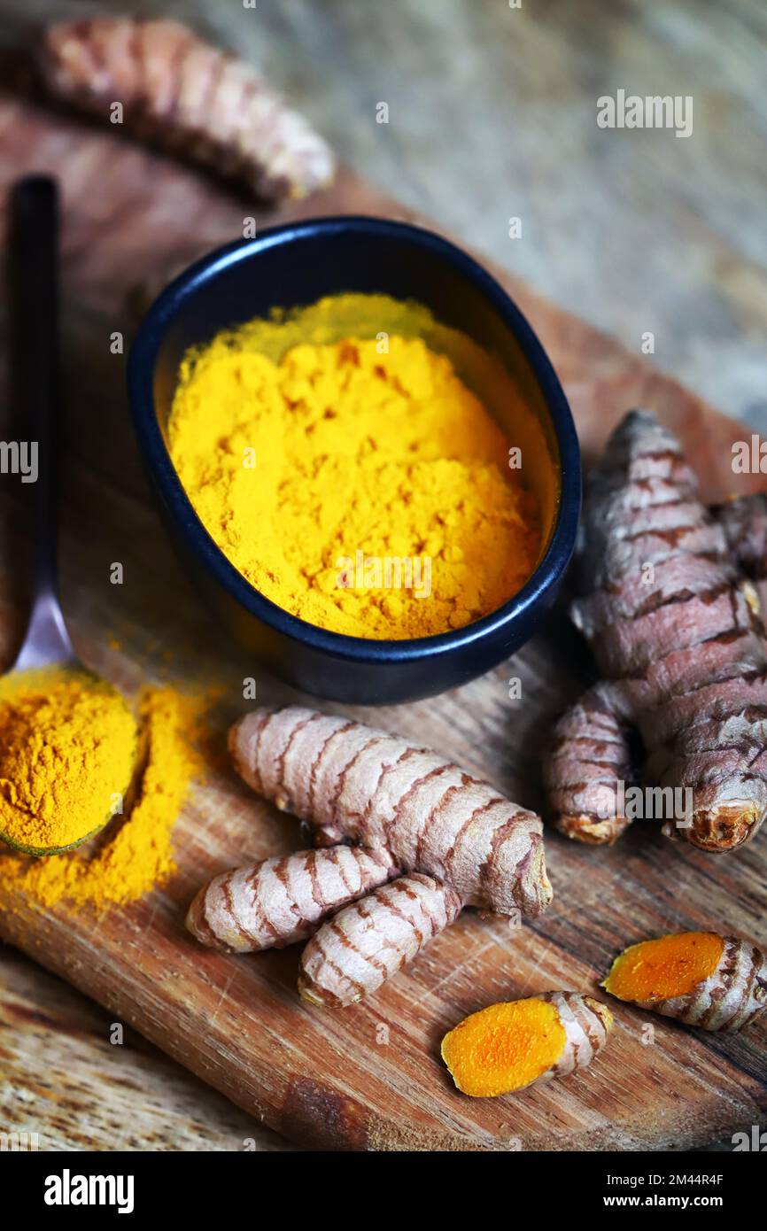 Turmeric. Turmeric root. Powder turmeric seasoning Stock Photo - Alamy