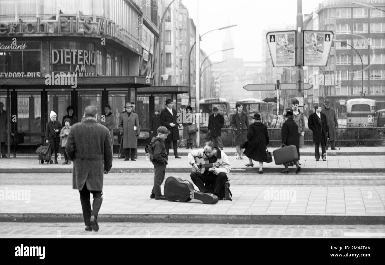 The Duesseldorf singer-songwriter, cabaret artist and graphic artist ...