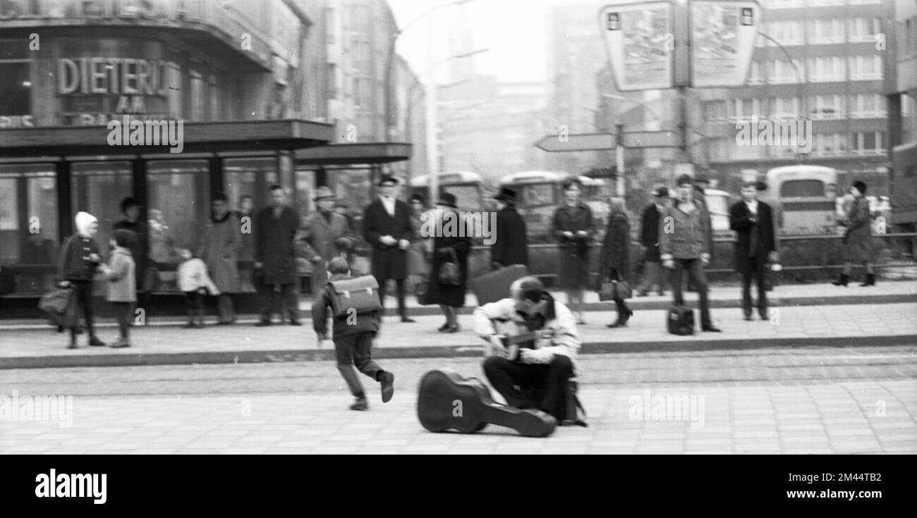 The Duesseldorf singer-songwriter, cabaret artist and graphic artist ...