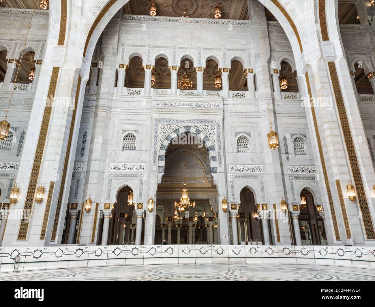 Inside masjid al haram hi-res stock photography and images - Alamy