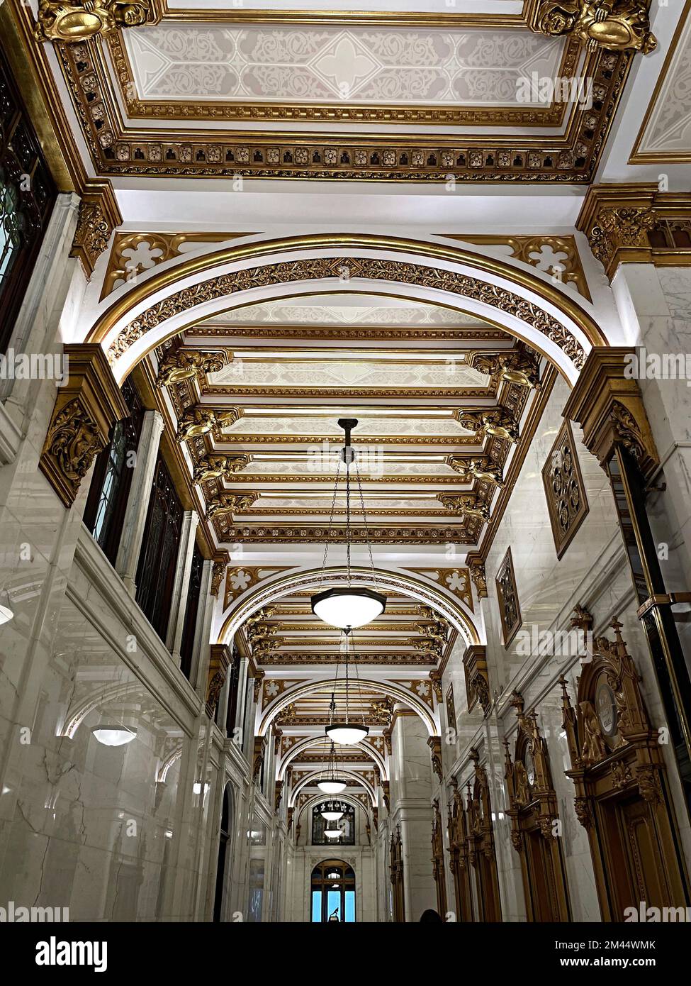 The lobby ceiling of the Trinity building at 111 Broadway is Gothic ...