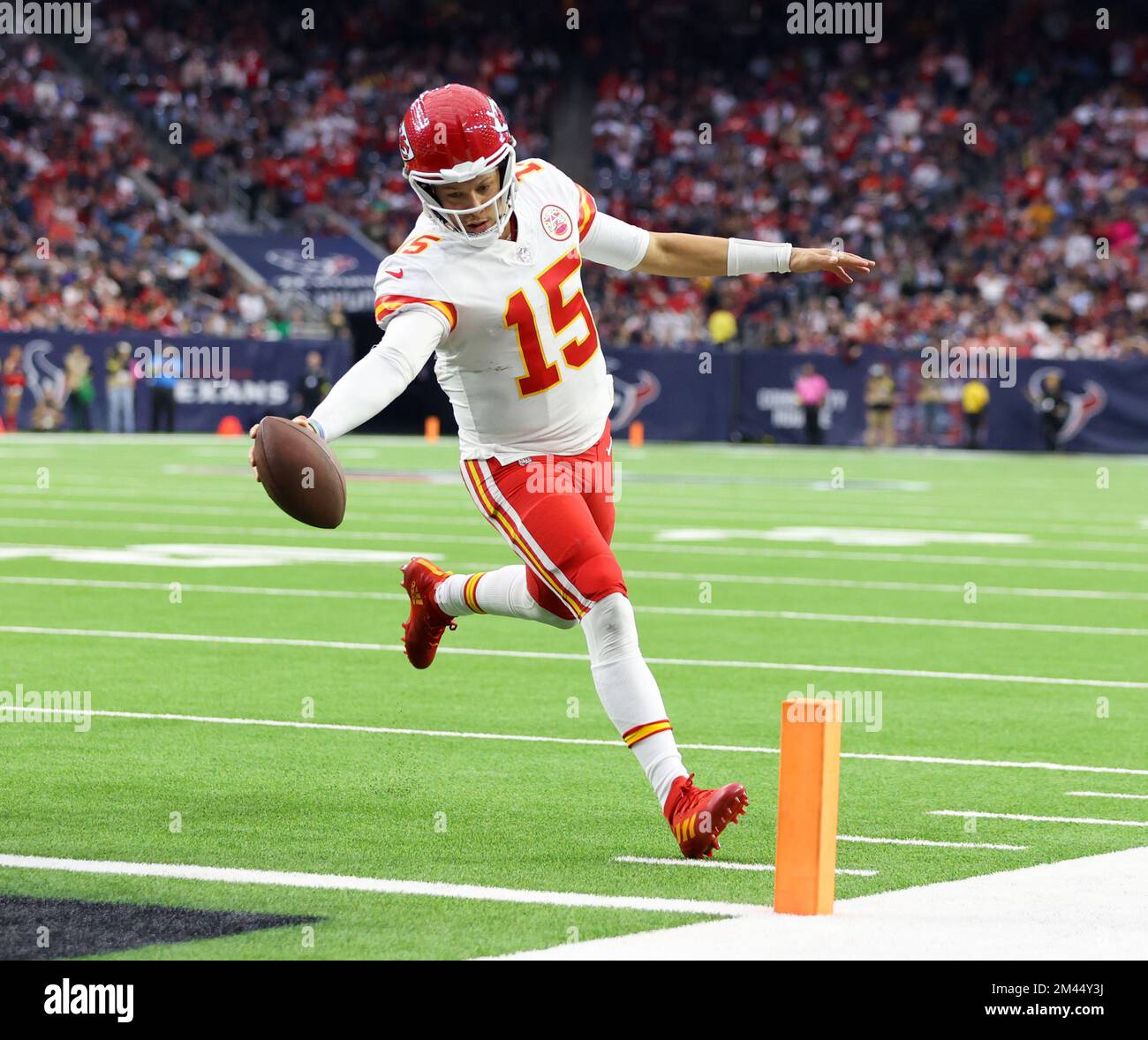 December 18, 2022: Kansas City Chiefs quarterback Patrick Mahomes (15 ...