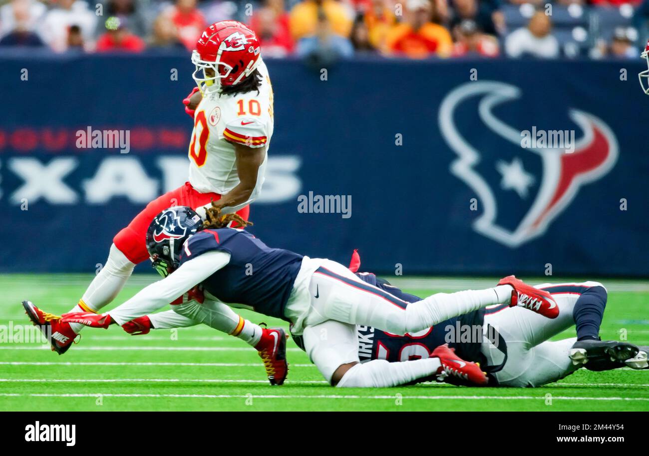Houston, USA. 18th Dec, 2022. Kansas City ISAIAH PACHECO (10) is ...