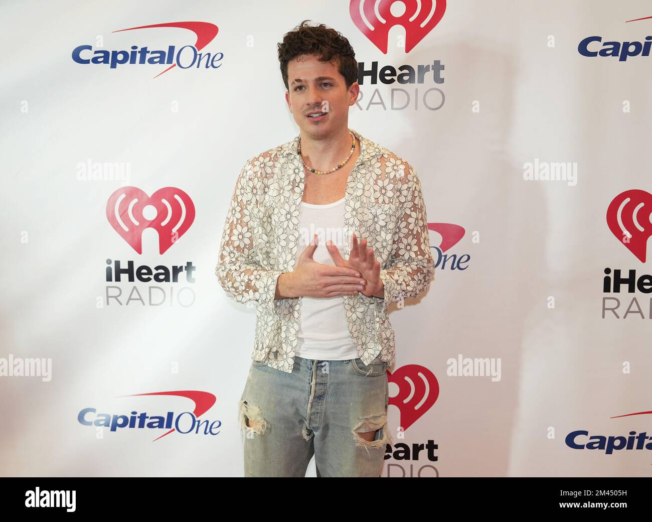 Charlie puth red carpet hi-res stock photography and images - Alamy