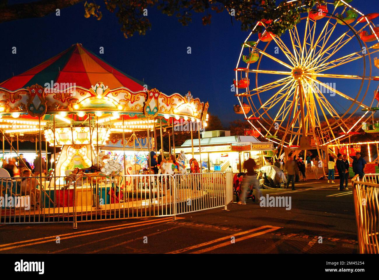 Neon lights fun fair hi-res stock photography and images - Alamy