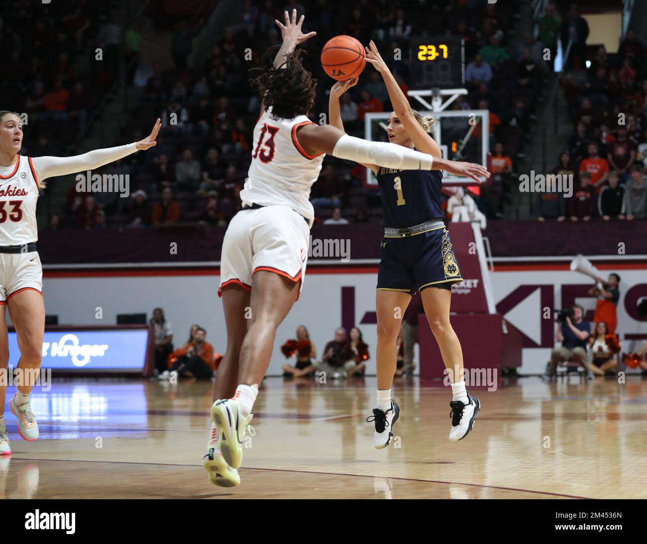 Blacksburg, Virginia, USA. 18th Dec, 2022. Notre Dame Fighting Irish ...