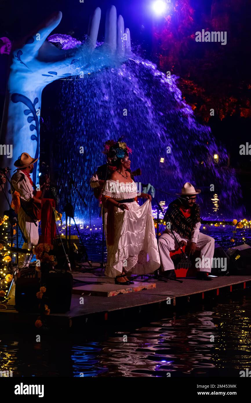 Musical_group hi-res stock photography and images - Alamy