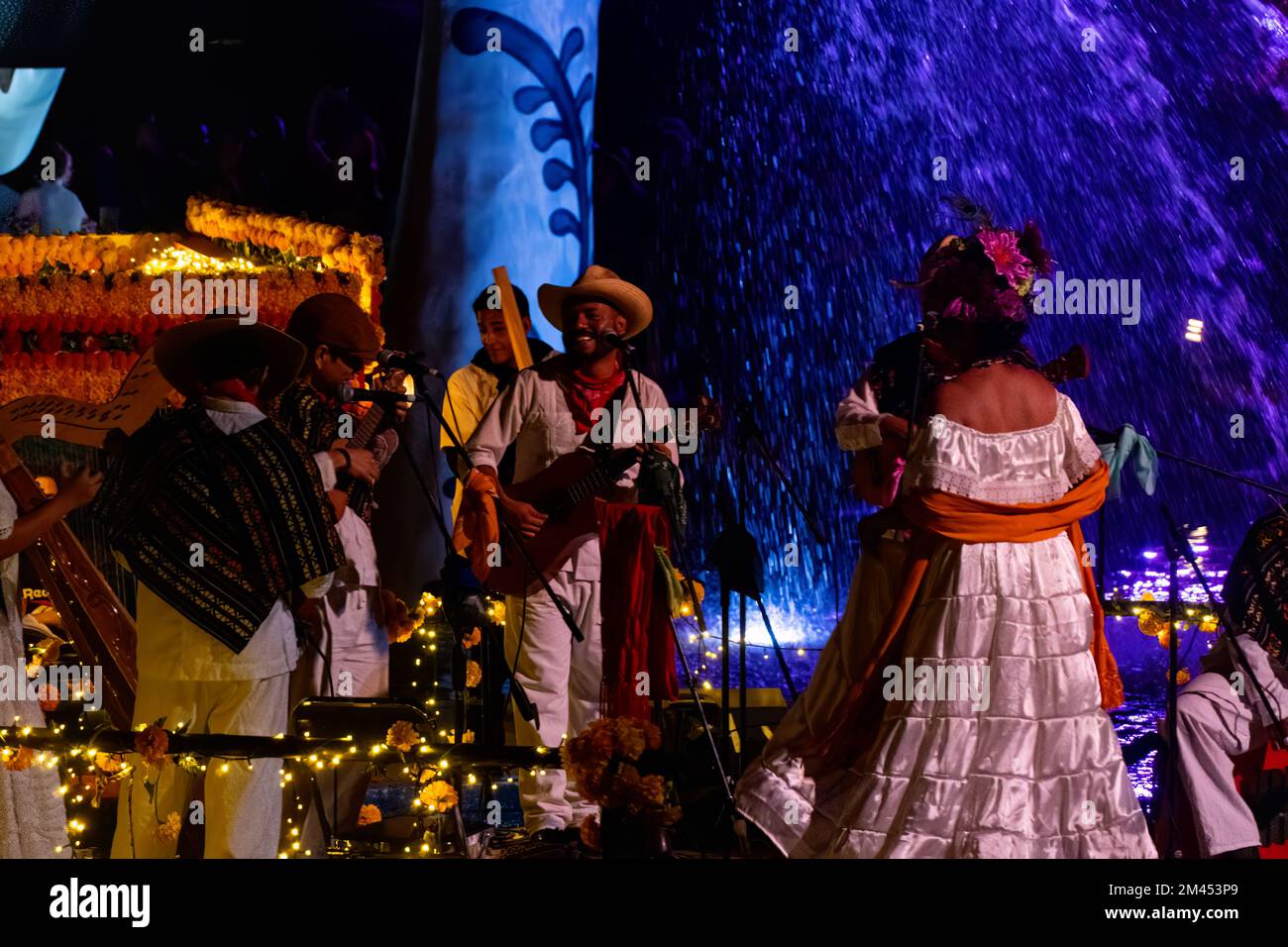 Musical_group hi-res stock photography and images - Alamy