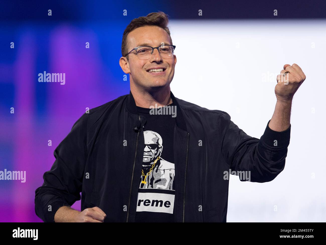 Phoenix, Arizona, USA. 18th Dec, 2022. BENNY JOHNSON speaks at Turning ...
