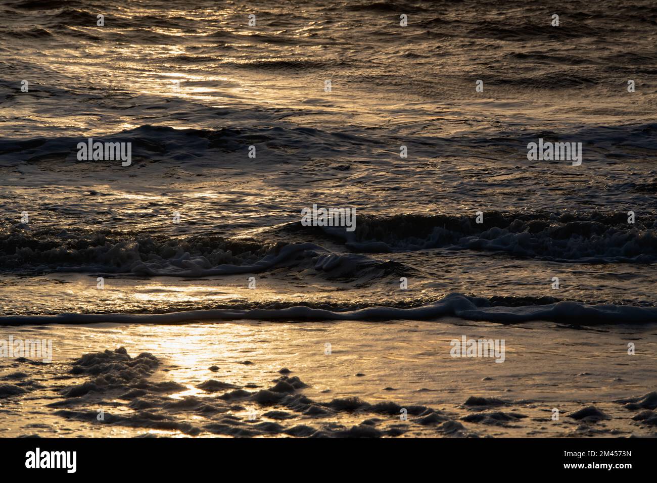 Water glinting in the sun hi-res stock photography and images - Alamy