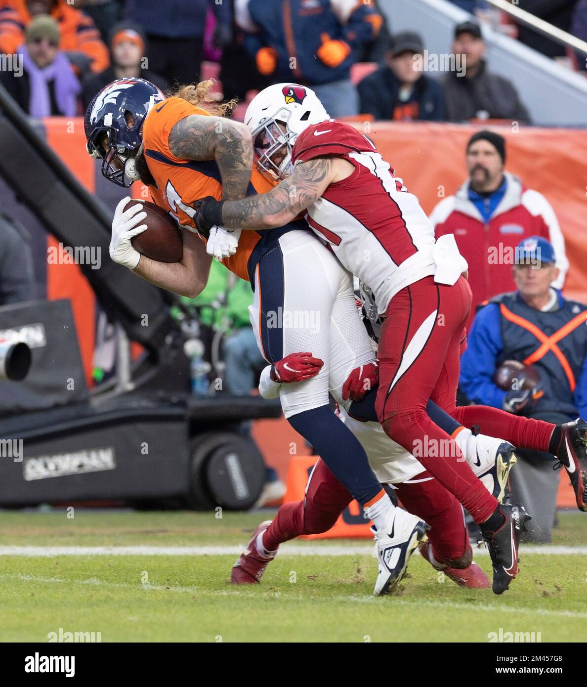 Denver, Colorado, USA. 18th Dec, 2022. Broncos TE ERIC TOMLINSON gets ...
