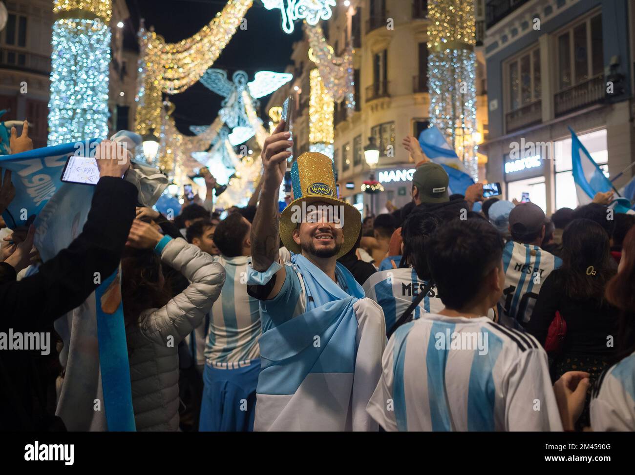 Fans national soccer team mobile hi-res stock photography and images ...