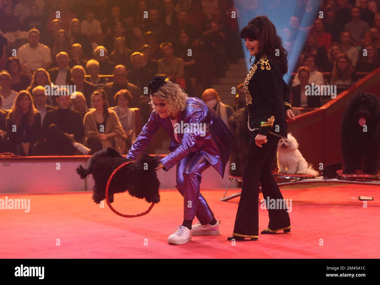 Munich, Germany. 09th Dec, 2022. Comedian Hazel Brugger (l) performs in ...