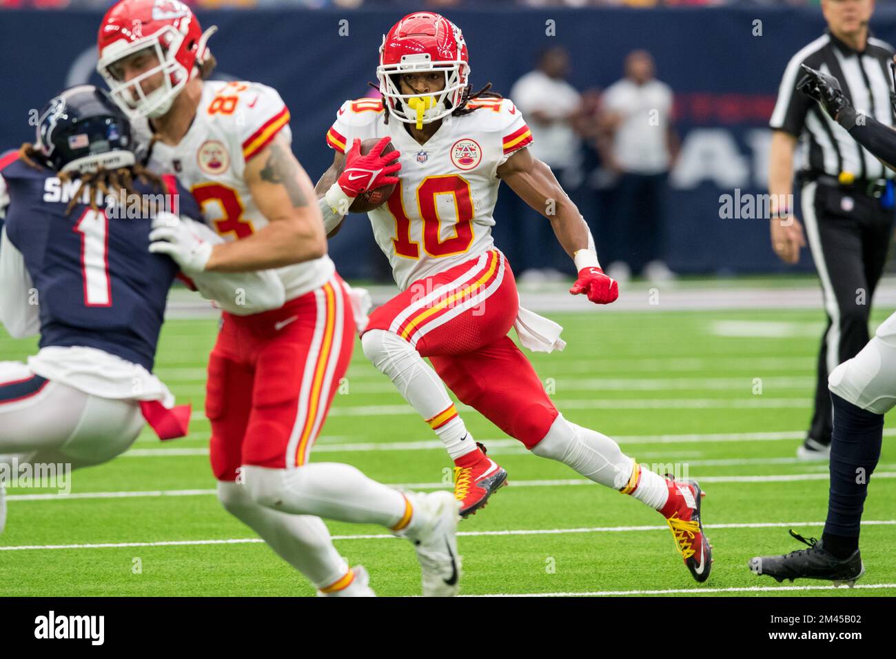 Houston, TX, USA. 18th Dec, 2022. Kansas City Chiefs running back Isiah ...