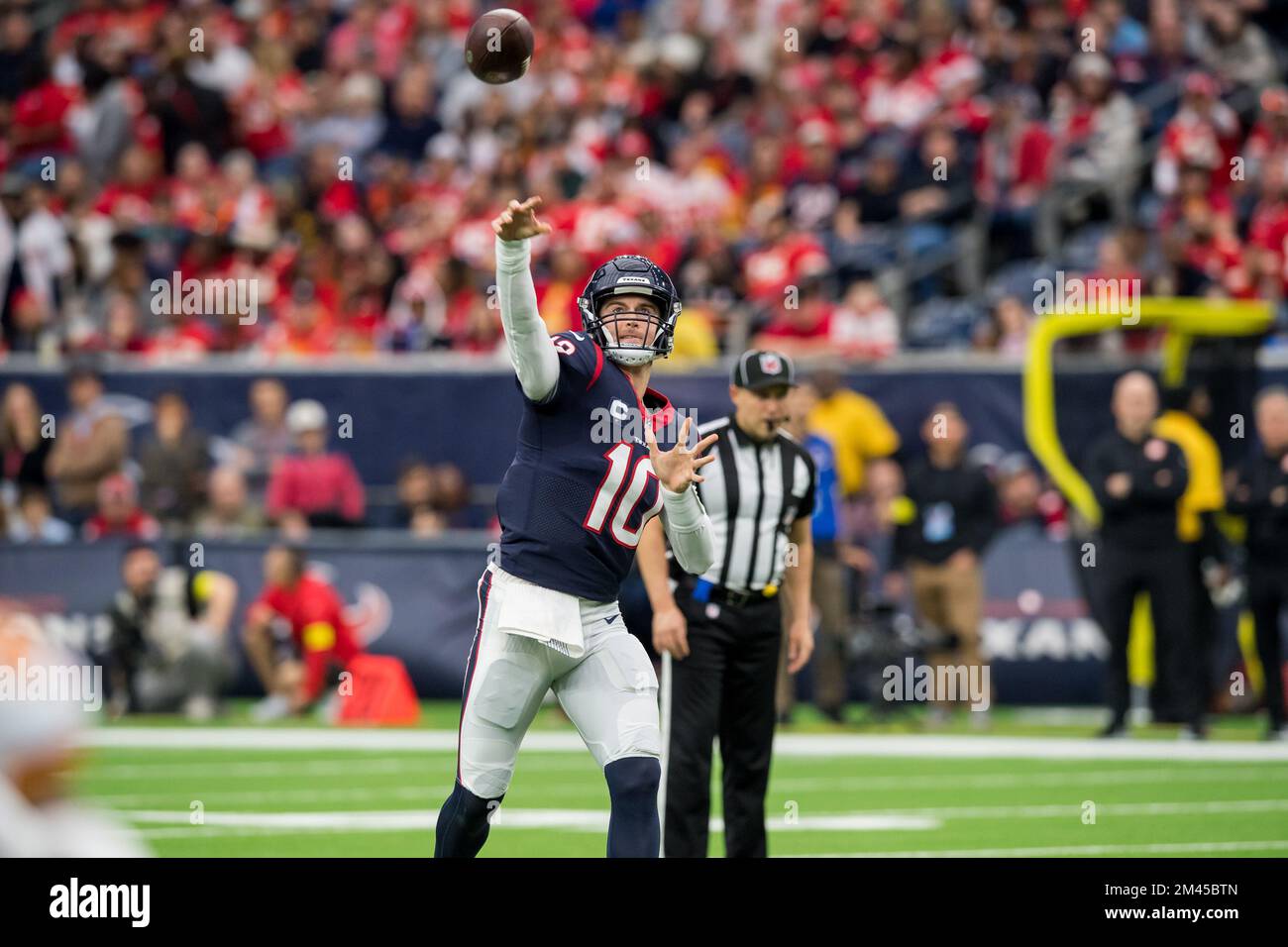 Houston, TX, USA. 18th Dec, 2022. Houston Texans quarterback Davis ...