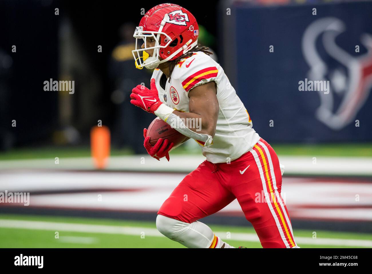 Houston, TX, USA. 18th Dec, 2022. Kansas City Chiefs running back Isiah ...