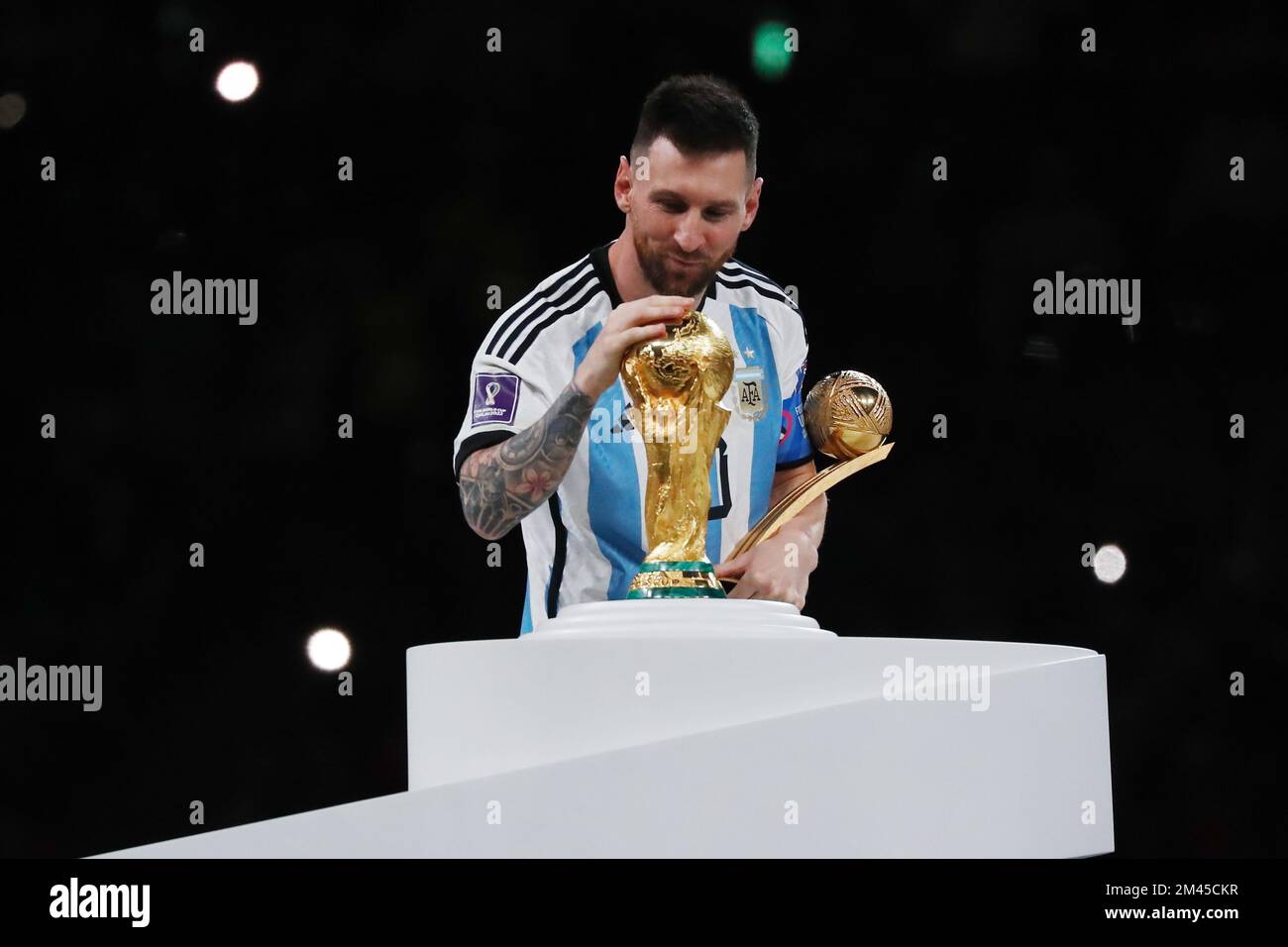 Argentina france world cup final 2022 trophy hi-res stock photography ...