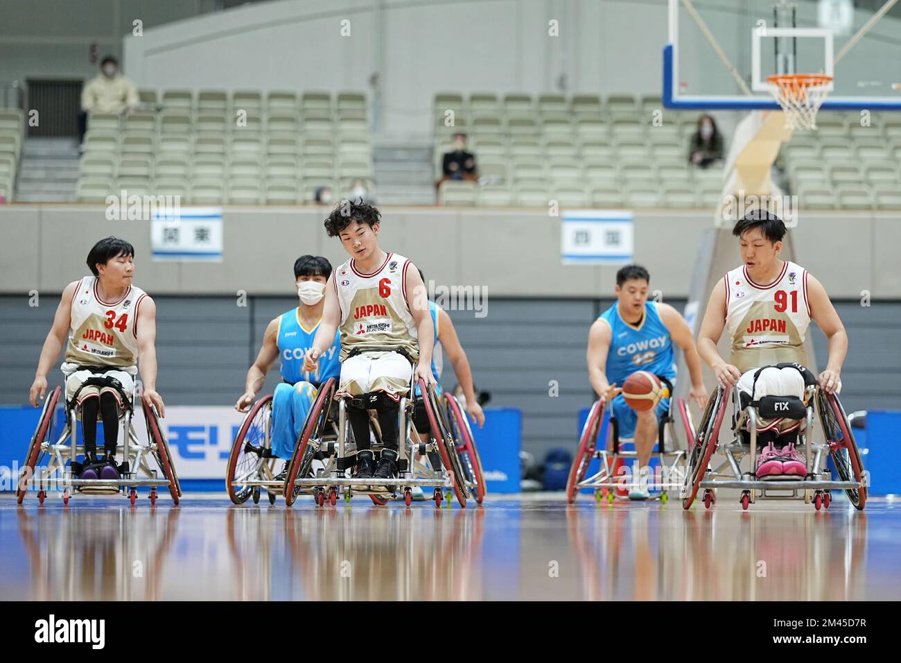 Kitakyushu General Gymnasium, Fukuoka, Japan. 16th Dec, 2022. (L-R ...