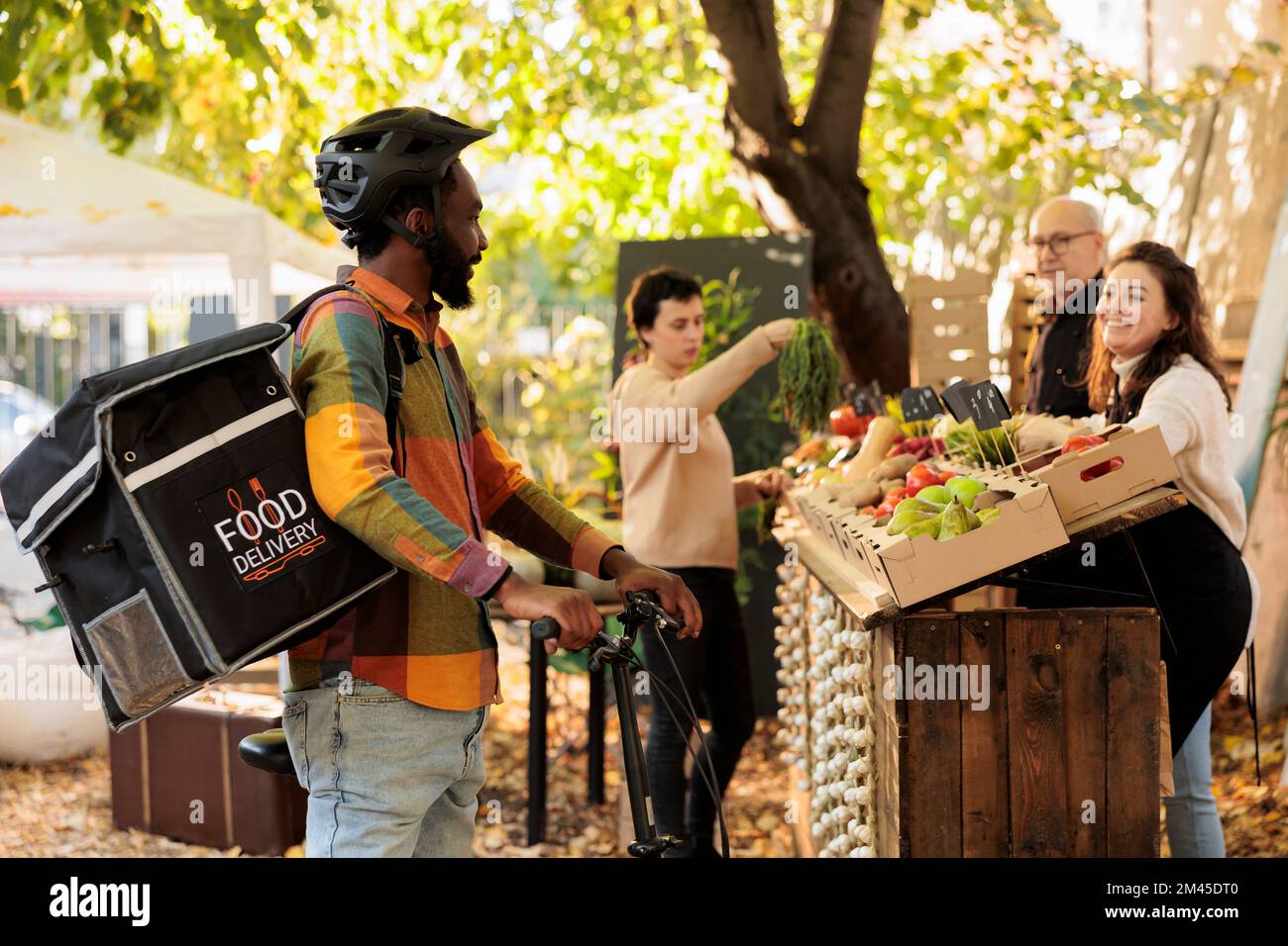 Delivery guy waiting client hi-res stock photography and images - Alamy