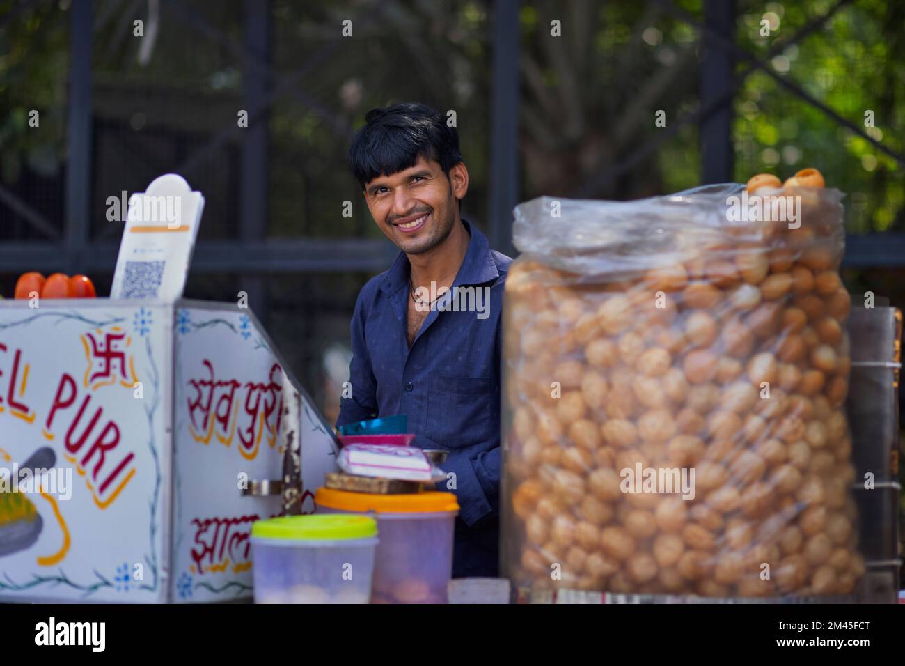 Online vendor hi-res stock photography and images - Alamy