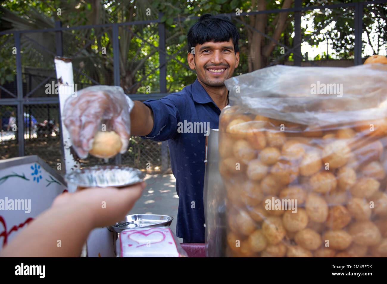 Panipuri hi-res stock photography and images - Alamy