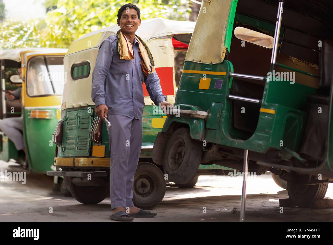 Public repair stand hi-res stock photography and images - Alamy