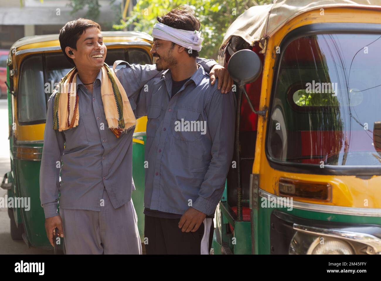 Auto stand hi-res stock photography and images - Alamy