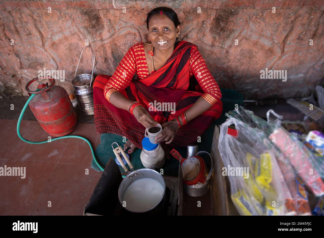 Roadside tea stall hi-res stock photography and images - Alamy