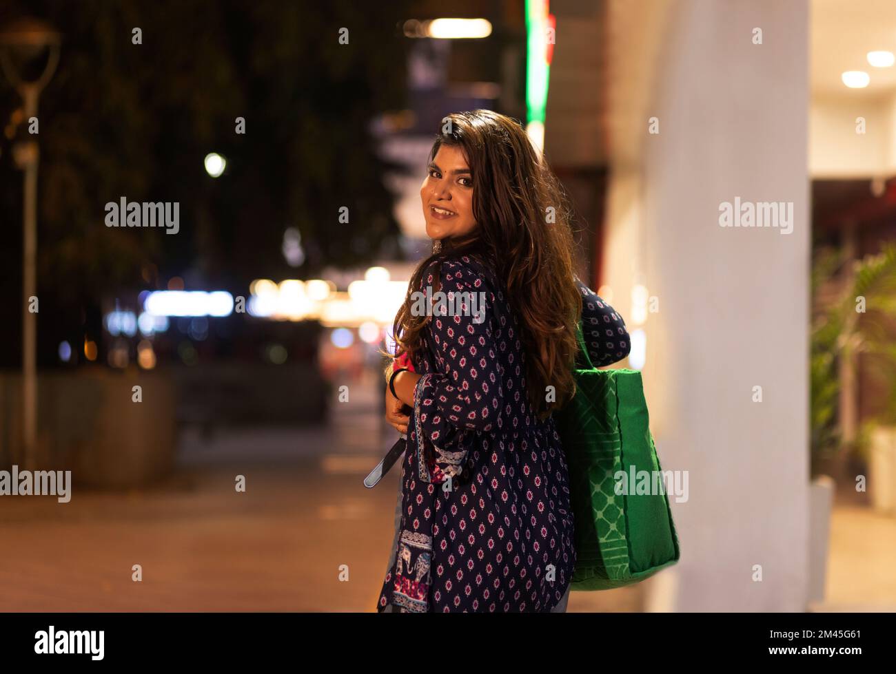 Looking back at camera hi-res stock photography and images - Alamy