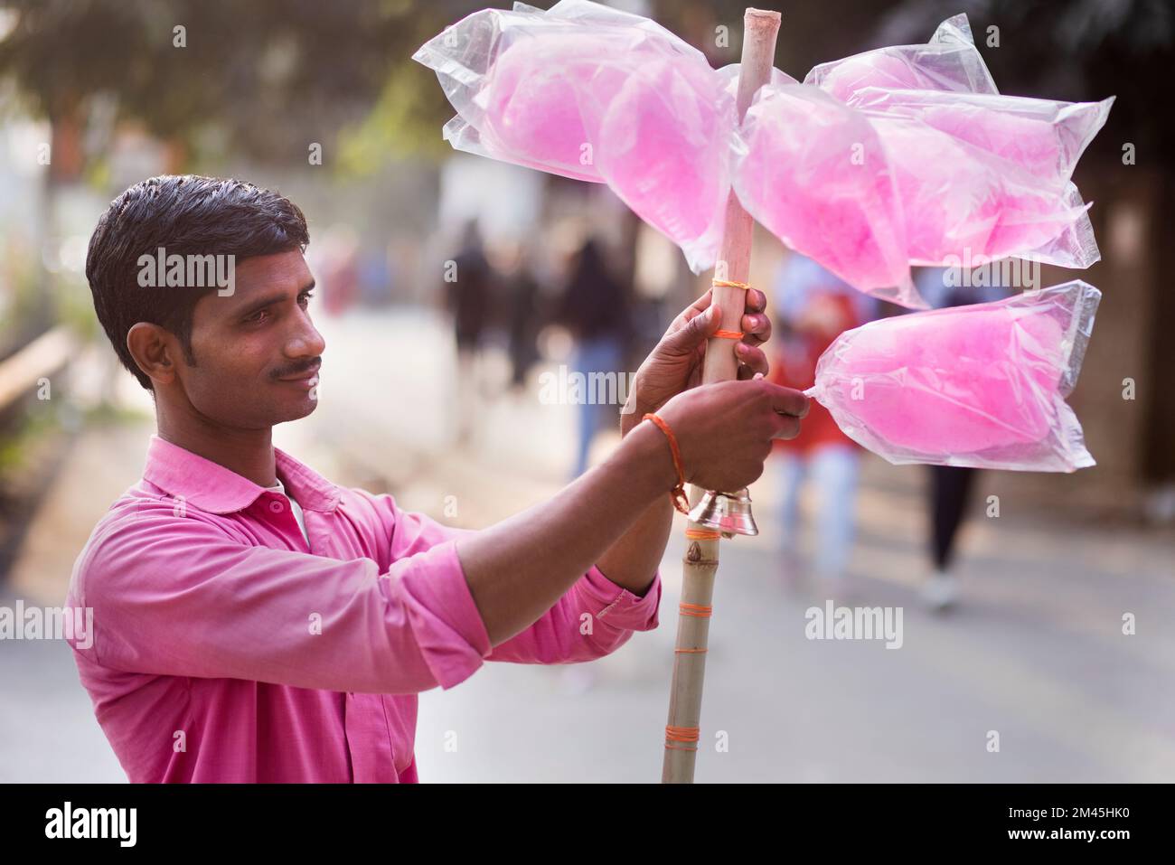 Indian man selling cotton hi-res stock photography and images - Alamy
