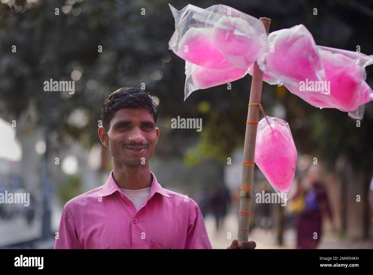Indian man selling cotton hi-res stock photography and images - Alamy