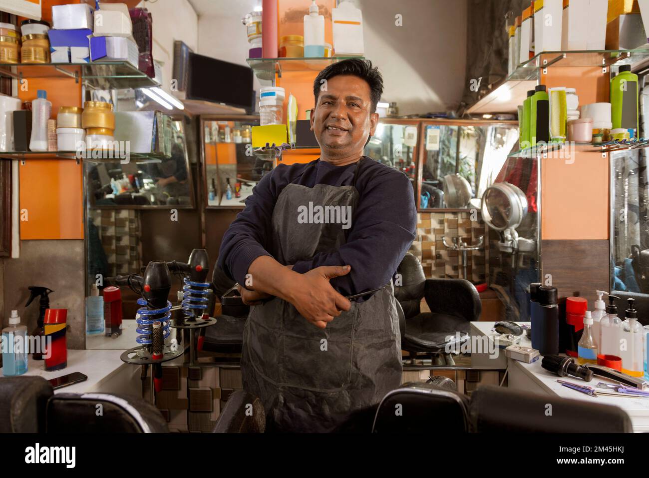 Indian barber shop hi-res stock photography and images - Alamy