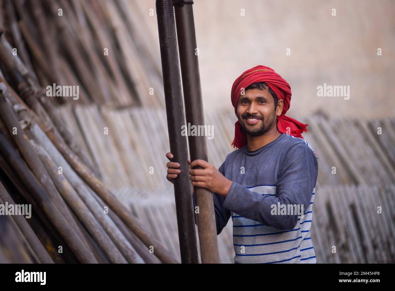 Happiness wage hi-res stock photography and images - Alamy