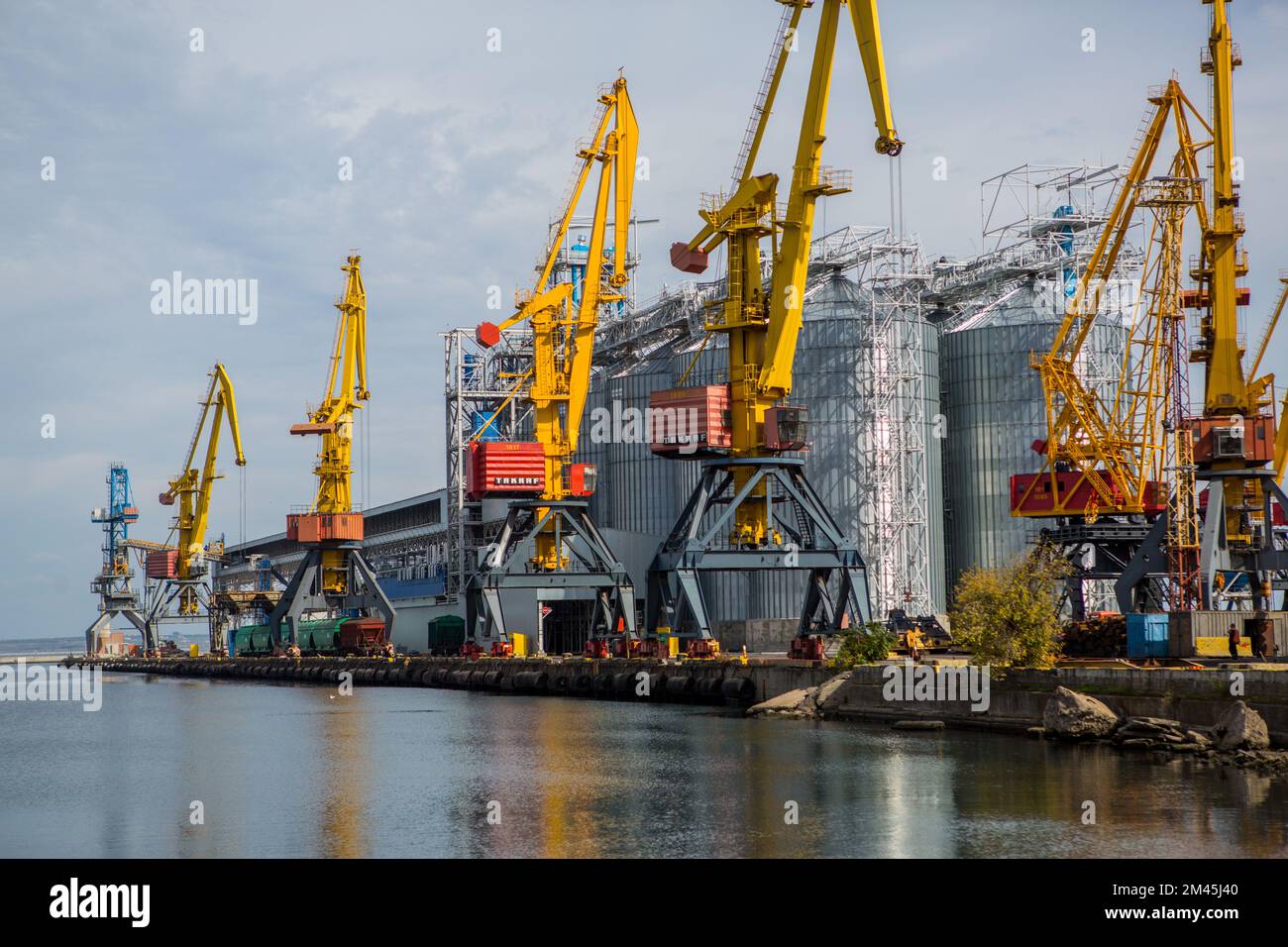 Odessa, Ukraine SIRCA 2018: Port grain elevator. Industrial sea trading ...