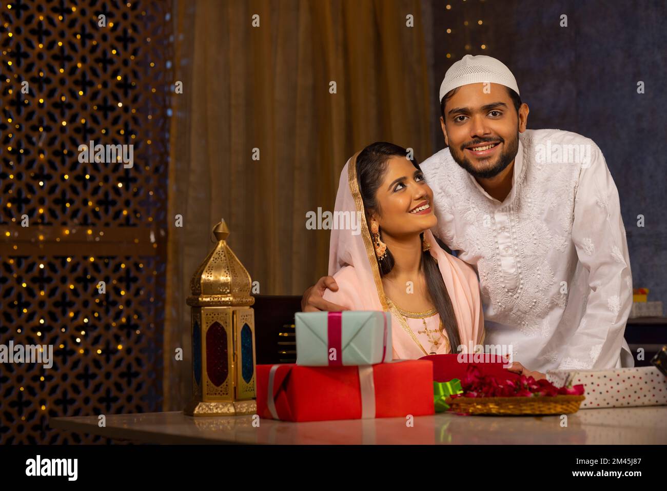 Happy muslim hi-res stock photography and images - Alamy
